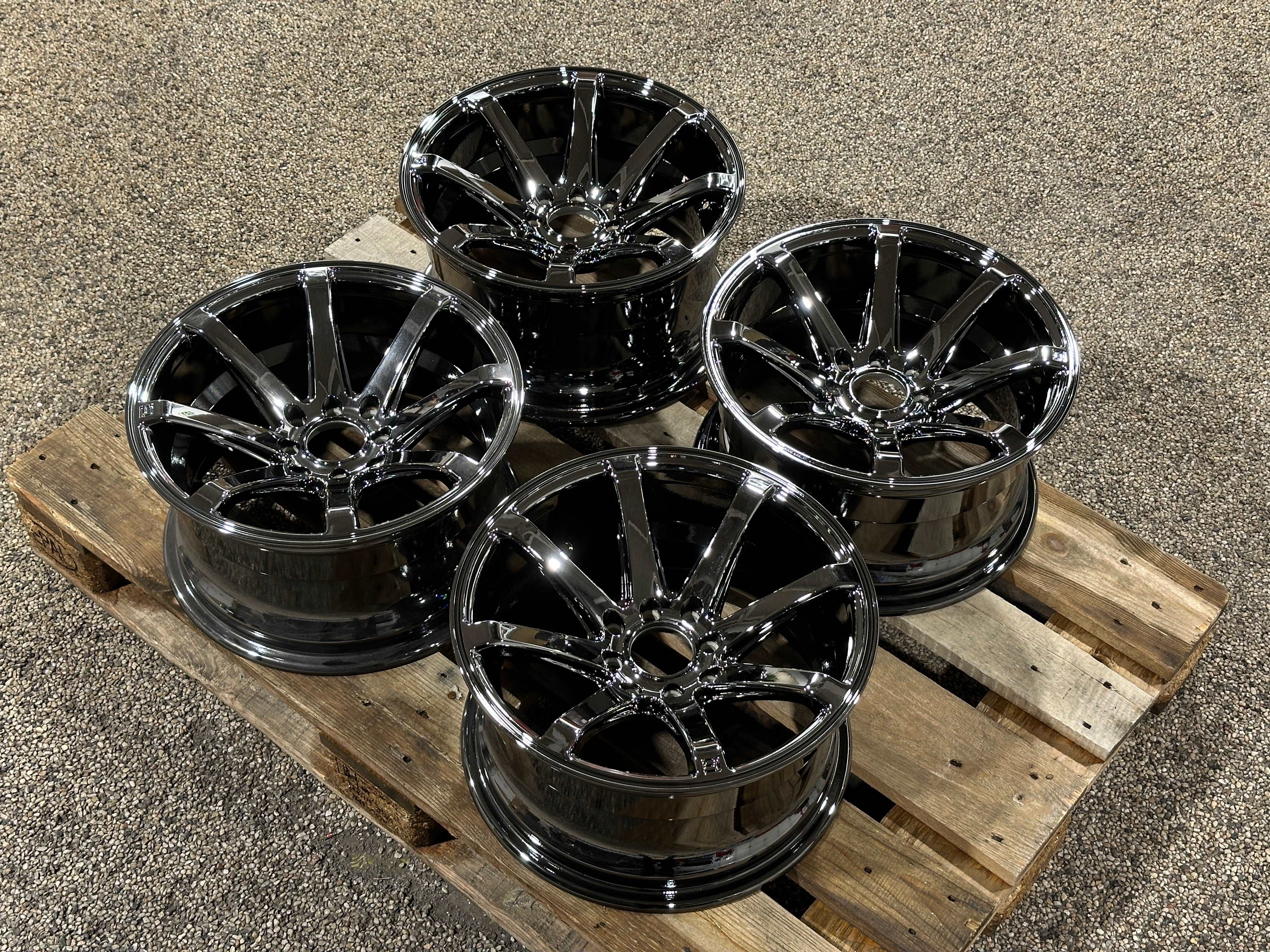 Köp Barzetta Grottesco Black Chrome - 4x100 / 4x114.2 Online – Wheelet ...
